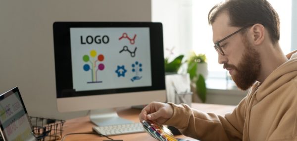 ¿Puedo usar el logo de una empresa en mis publicaciones?